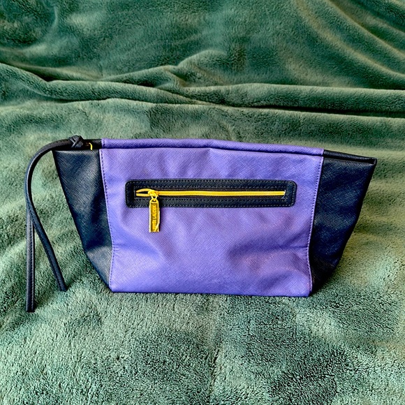 Estee Lauder | Bags | Estee Lauder Two Tone Blue Cosmetic Bag Brand New ...